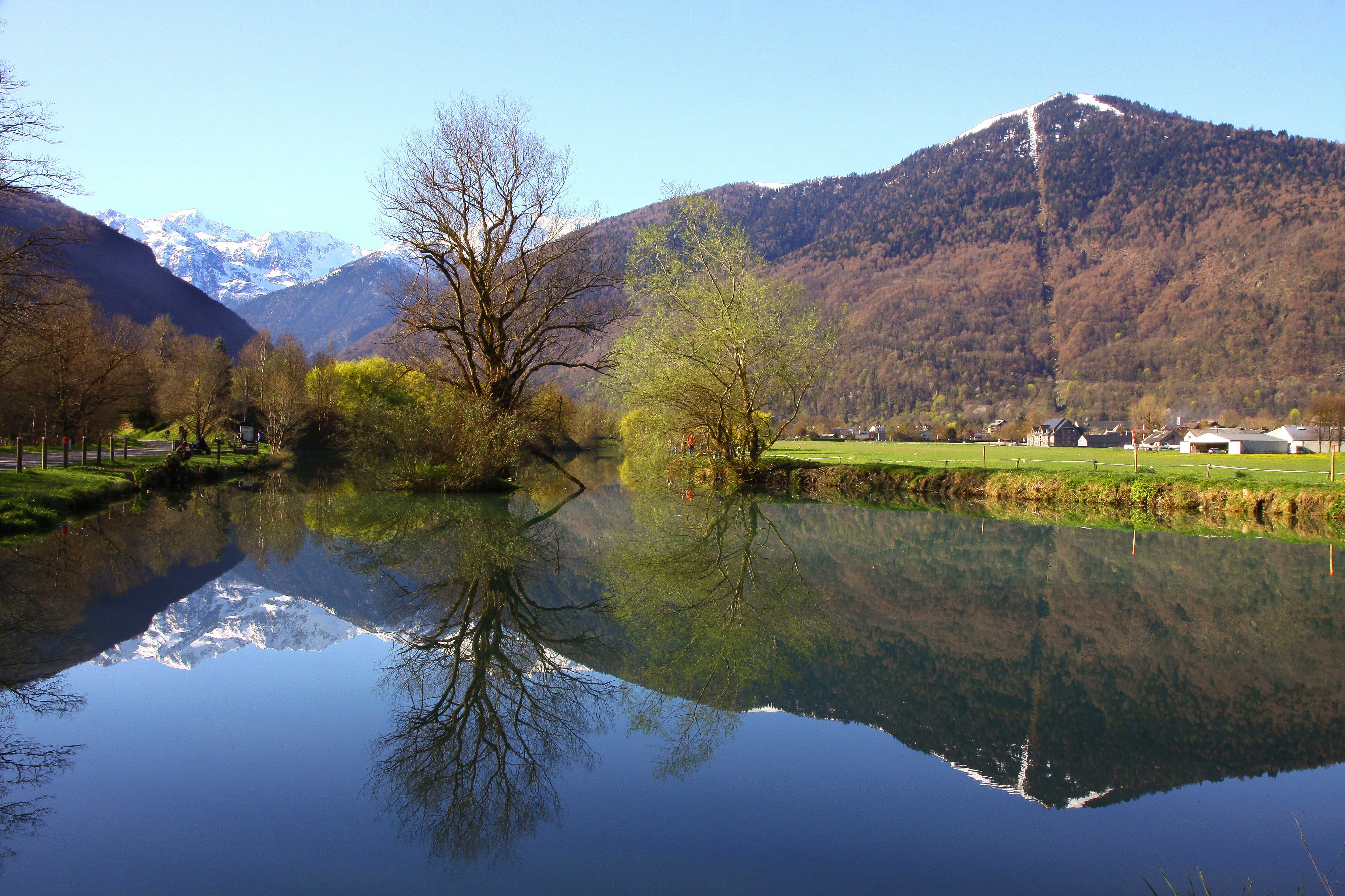 Acanthe Pyrénées | vacances-luchon-montagne-locations | Acanthe Pyrénées
